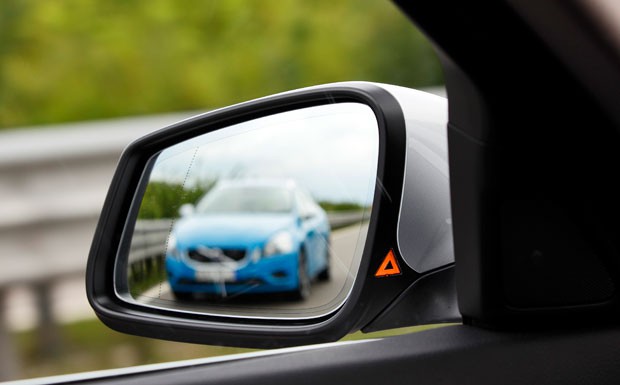 ADAC: Spurhalte-Assistenten im Test