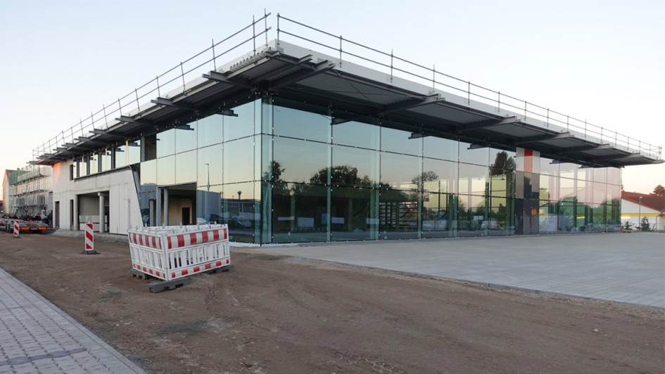Autohaus Peter: Richtfest im Mercedes-Benz-Center Wittenberg