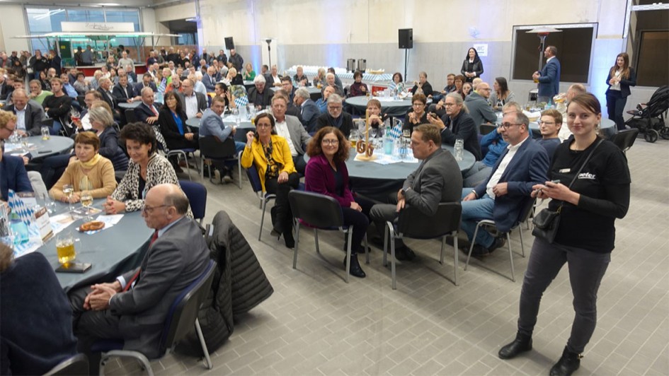 Autohaus Peter: Richtfest im Mercedes-Benz-Center Wittenberg